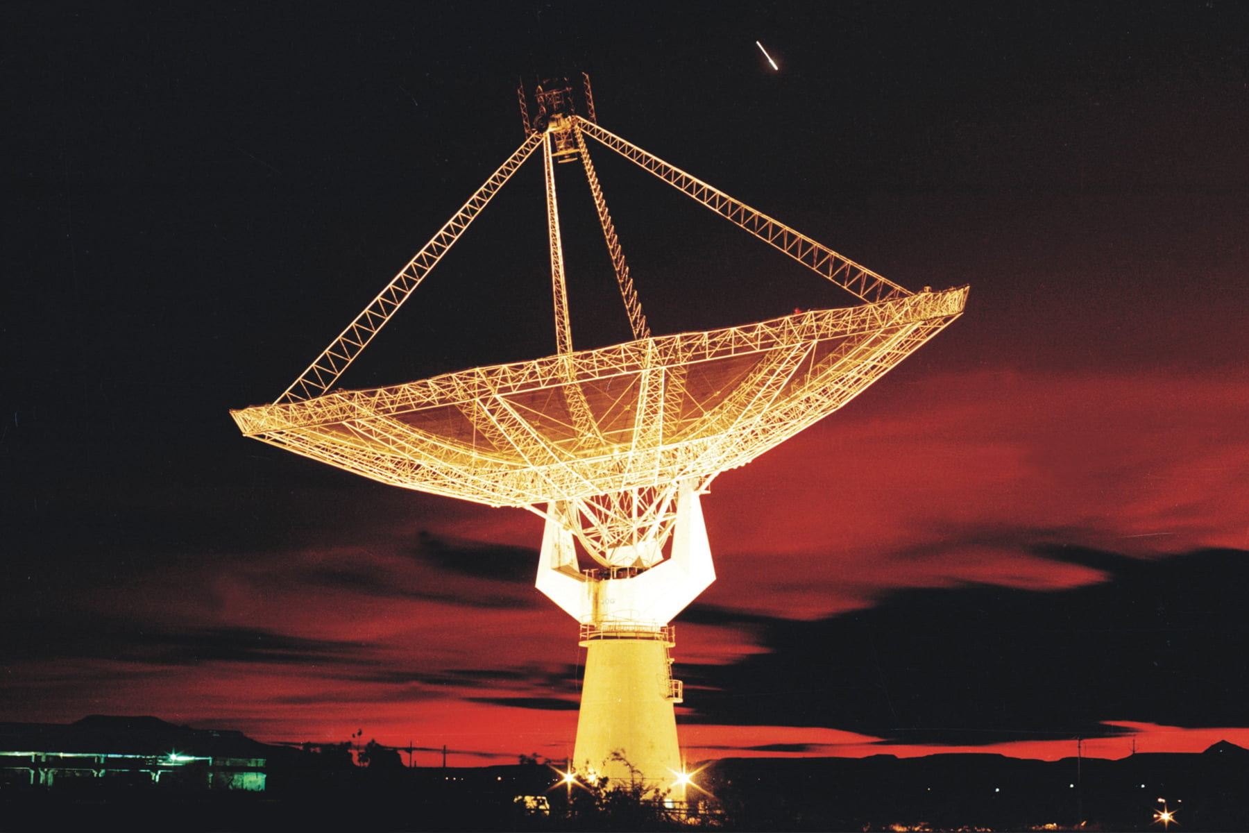 MeerKAT Radio Telescope: Two Giant Radio Galaxies discovered – GKToday MeerKAT Radio Telescope: Two Giant Radio Galaxies discovered – GKToday